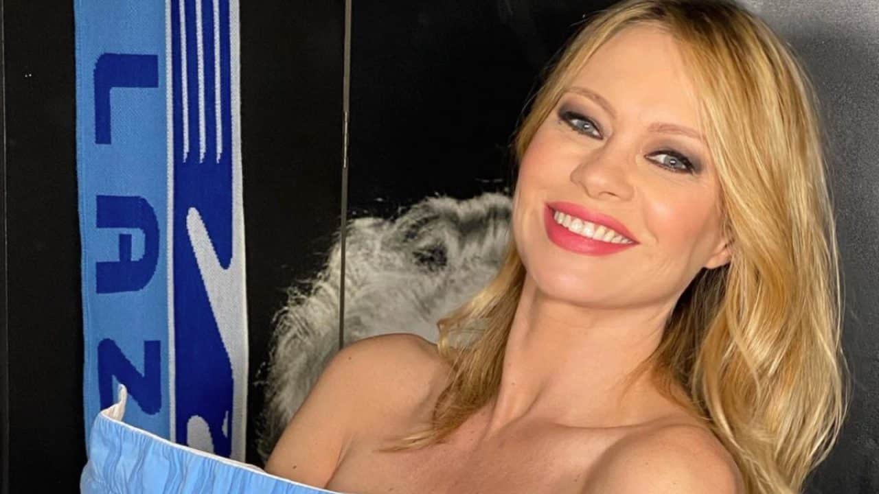 Anna Falchi Esulta Forza Lazio Video